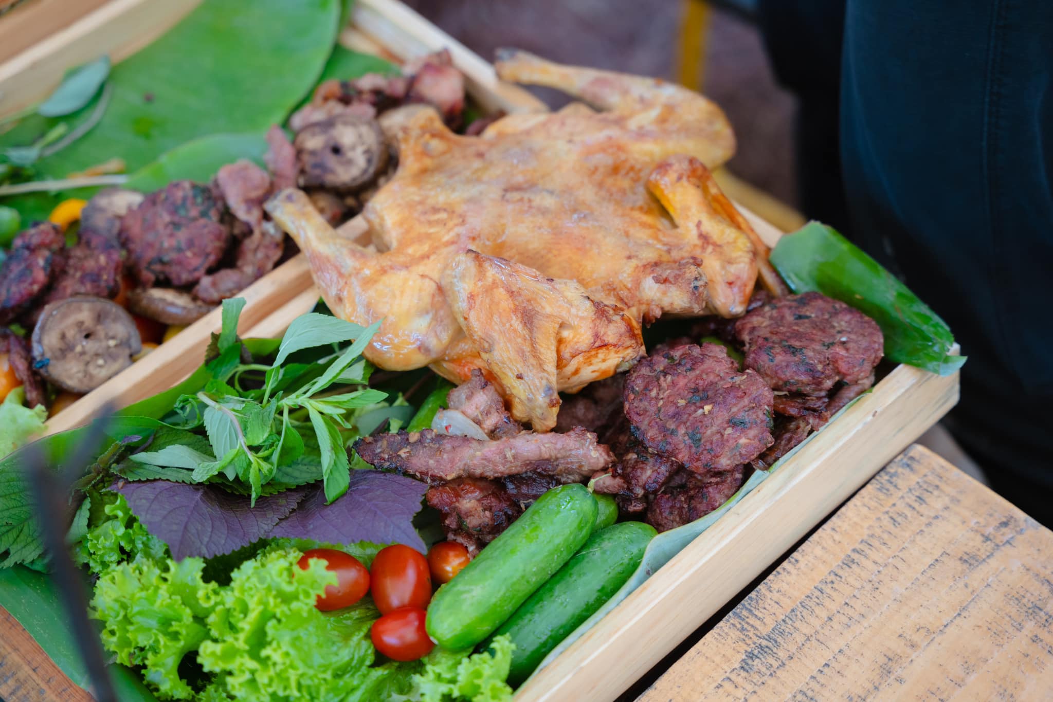 Dịch vụ Chèo SUP và tiệc nướng BBQ trên Hồ Tuyền Lâm | TGROUP Thương mại và Du lịch Hàn Việt